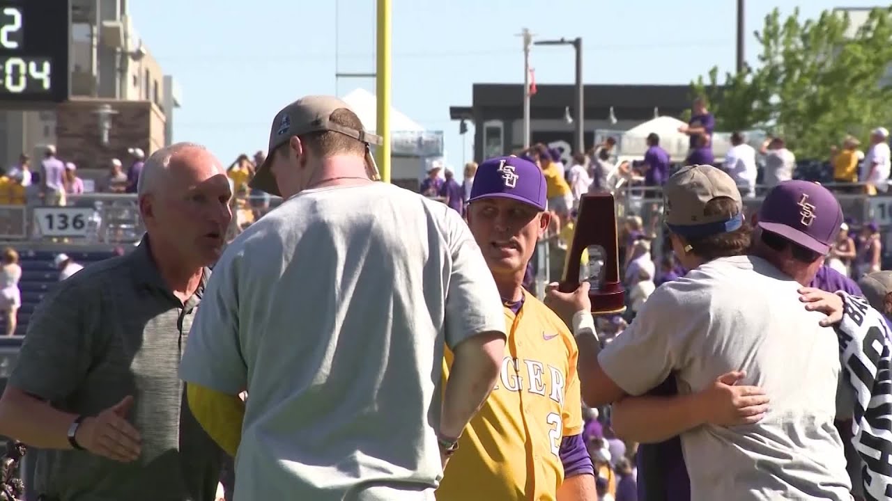 WDSU's Kendall Duncan goes 1-on-1 with LSU's Jay Johnson - YouTube
