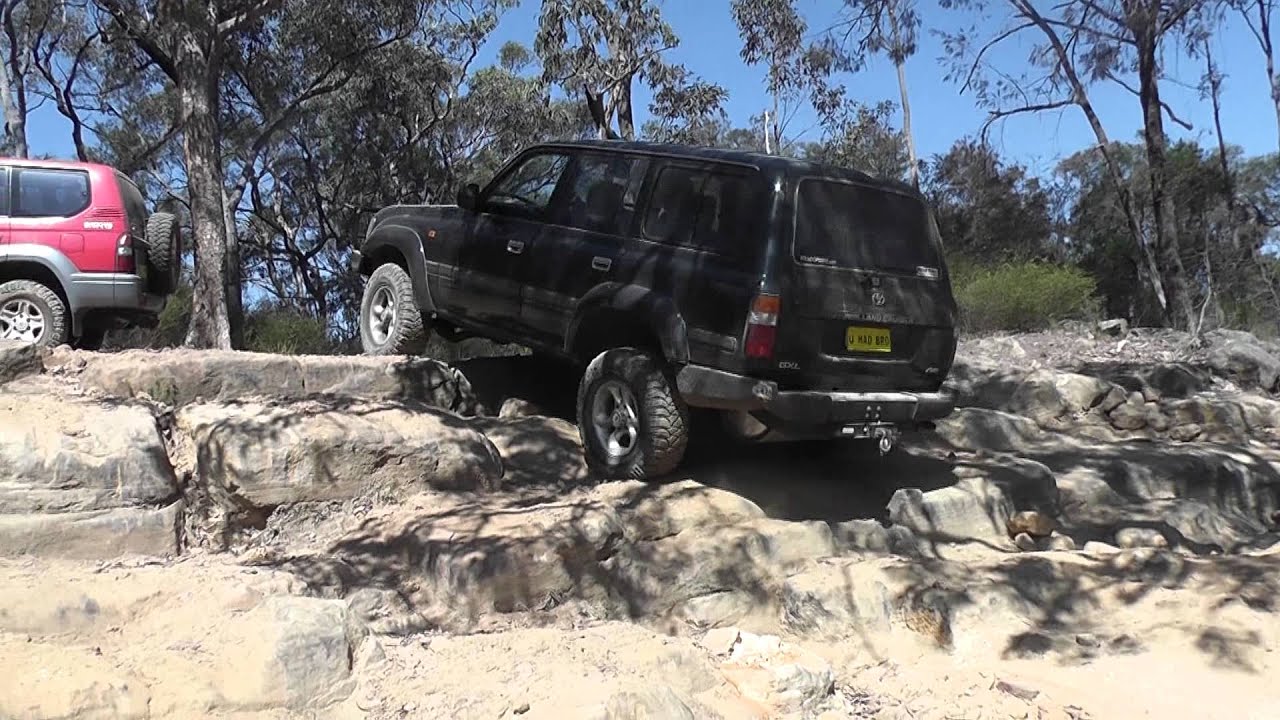 80 series Landcruiser rock crawling near Wheeny Creek - YouTube
