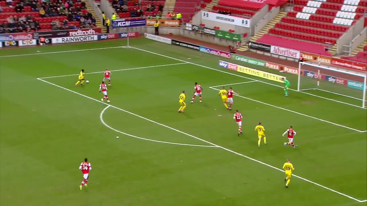 Max Sanders strikes his first league goal in style - YouTube