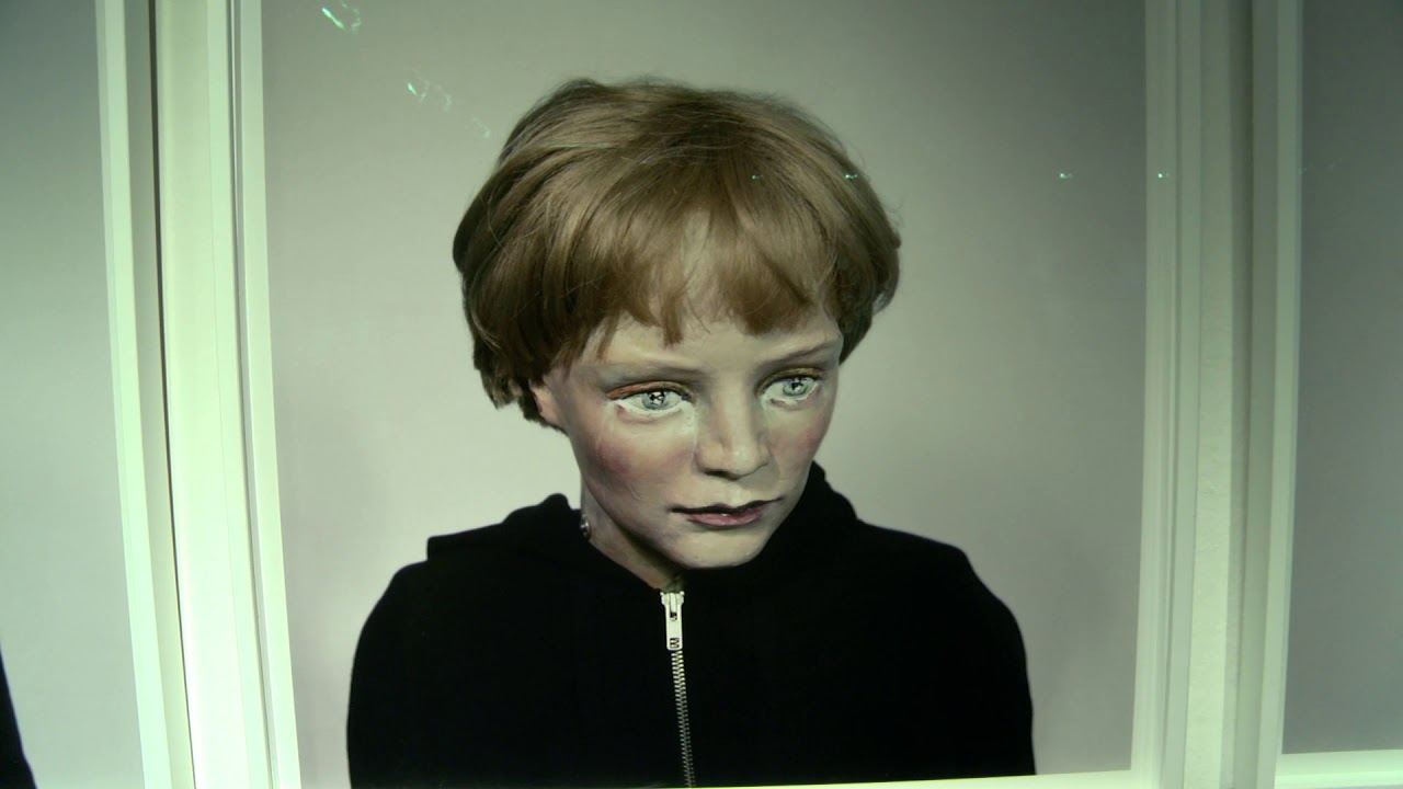 BP.19 / Gisèle Vienne - LAST SPRING: A Prequel 40 portraits 2003-2008 ...