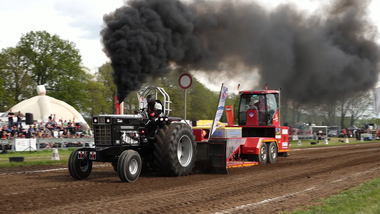 Farm Pulling Sport 4,5t Anholt 2023 by MrJo - YouTube