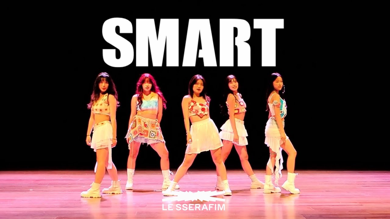 Salute | LE SSERAFIM(르세라핌) - Smart - YouTube