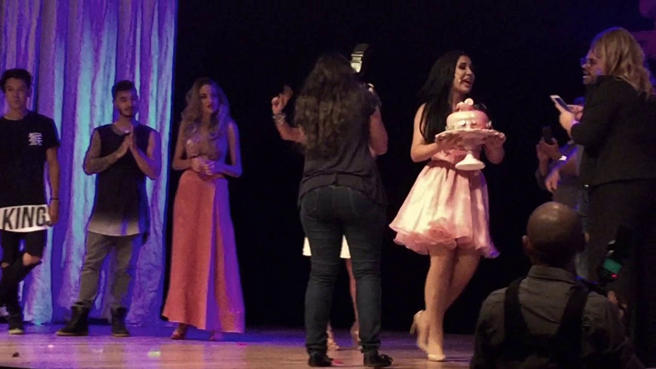 4 MILHÕES DE INSCRITOS BOCA ROSA - Comemoração surpresa - YouTube