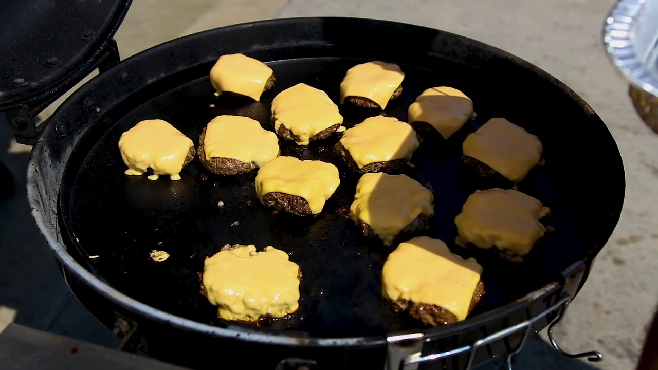 Round Flat Top Griddle Cheeseburgers - YouTube