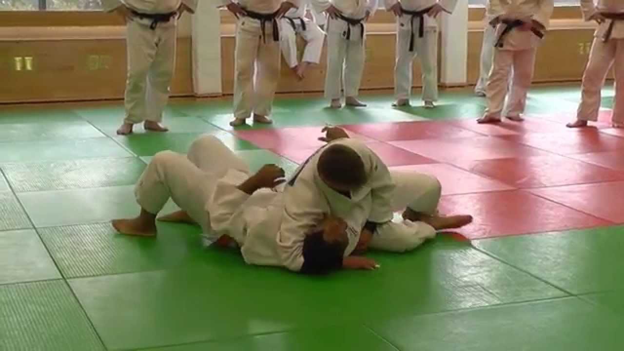 Judo - Escapes from Kesa-gatame Densign White (GBR) - YouTube