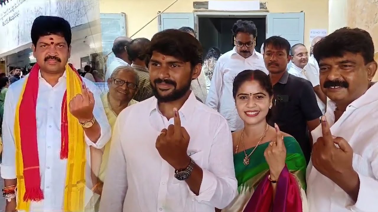Perni Nani, Perin kittu & kollu Ravindhra Cast them Vote s ...
