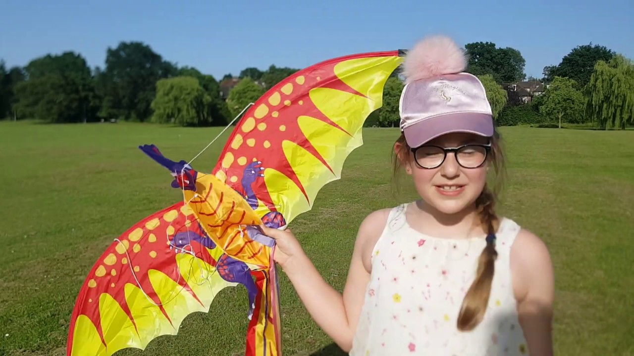 HOW TO FLY A KITE - YouTube