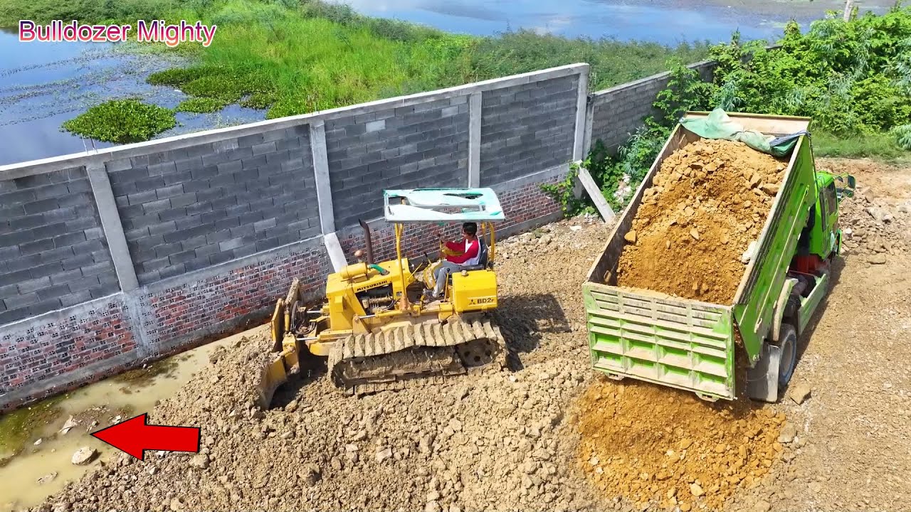 Powerful Extreme Bulldozer Mini Push Gravel Stone, Transportation of ...