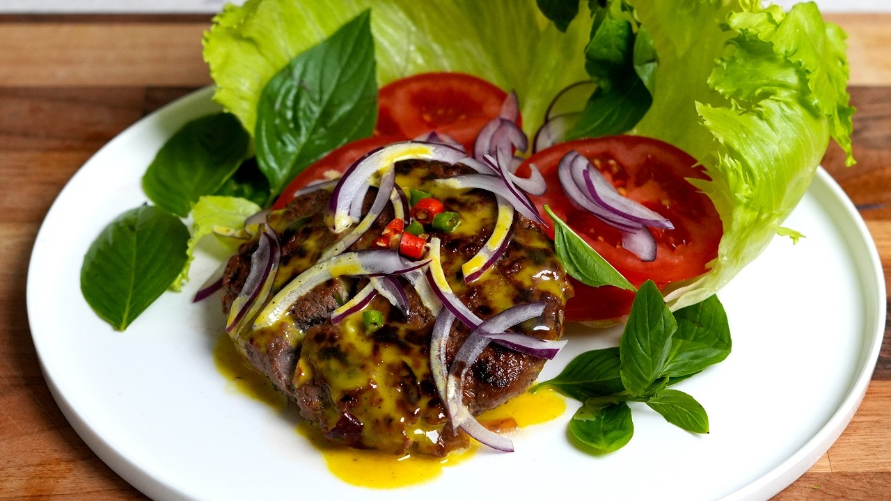 Secret Off Menu Jazz Burger From Jitlada - YouTube