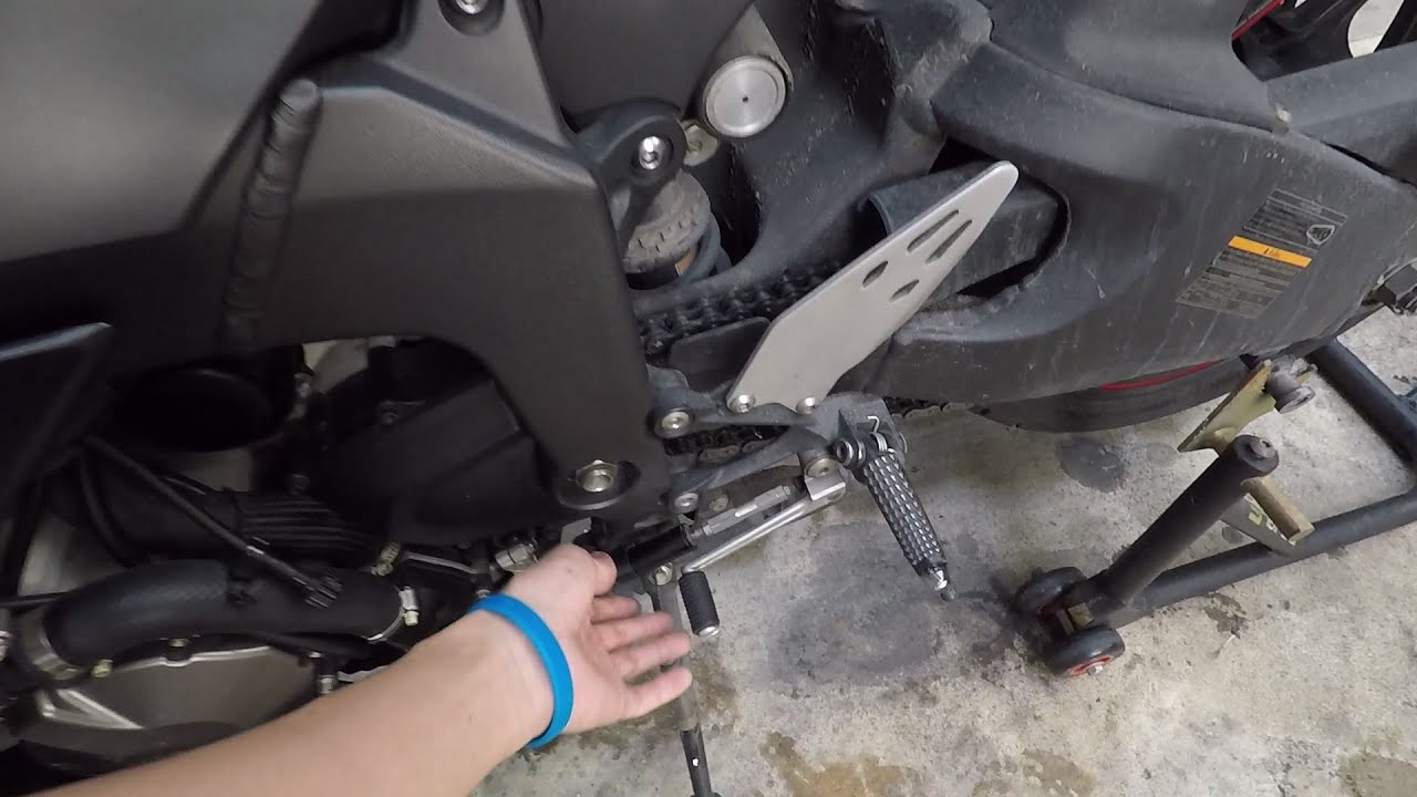 Quick Shifter คืออะไร มีหน้าที่อะไร มีประโยชน์อะไร ใช้งานอย่างไร - YouTube