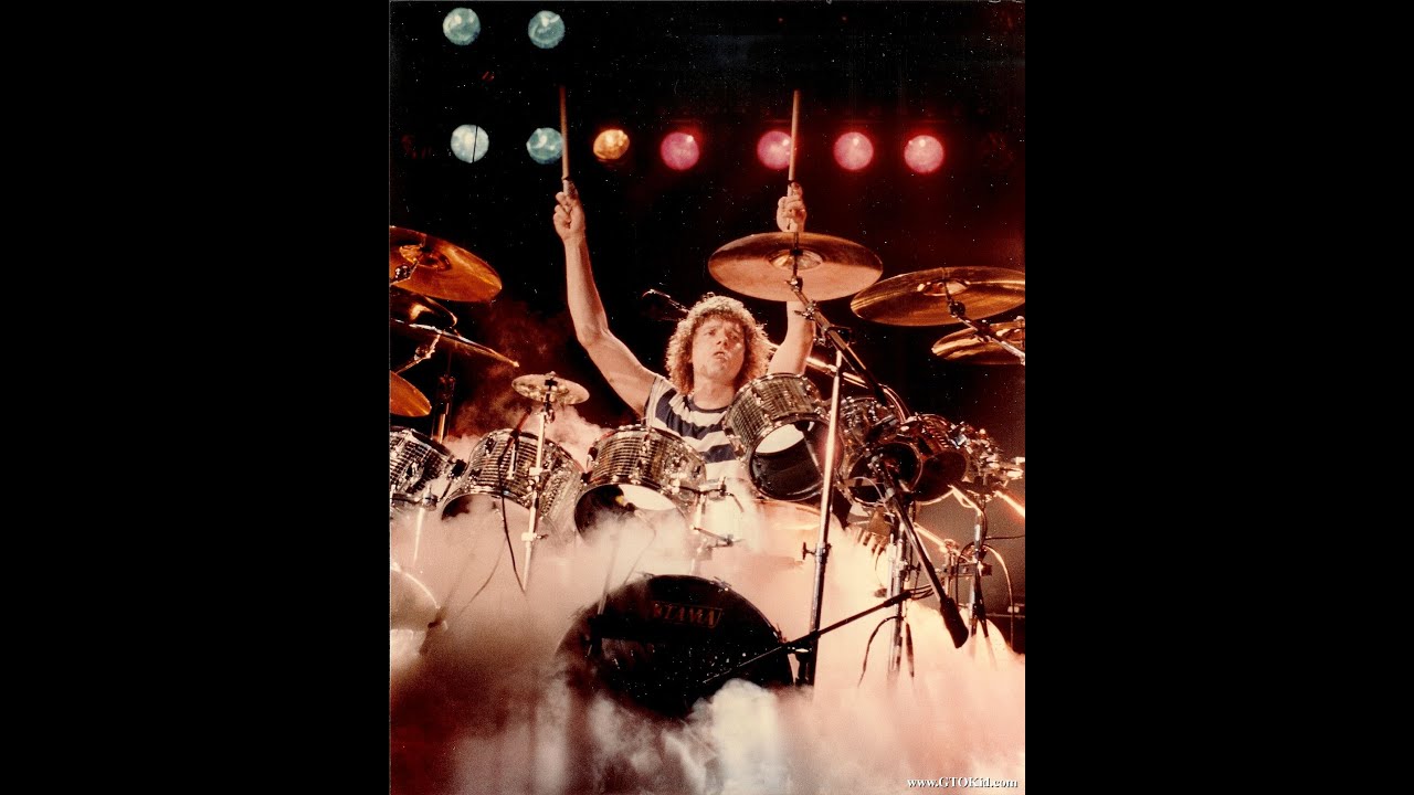 Let's Rock Chats With Gil Moore of Triumph - YouTube