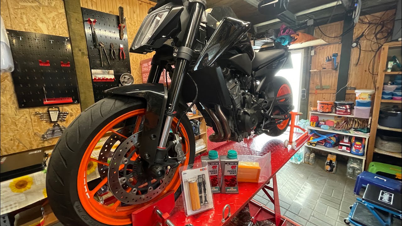KTM Duke 790 Luftfilter + Ölwechsel - YouTube