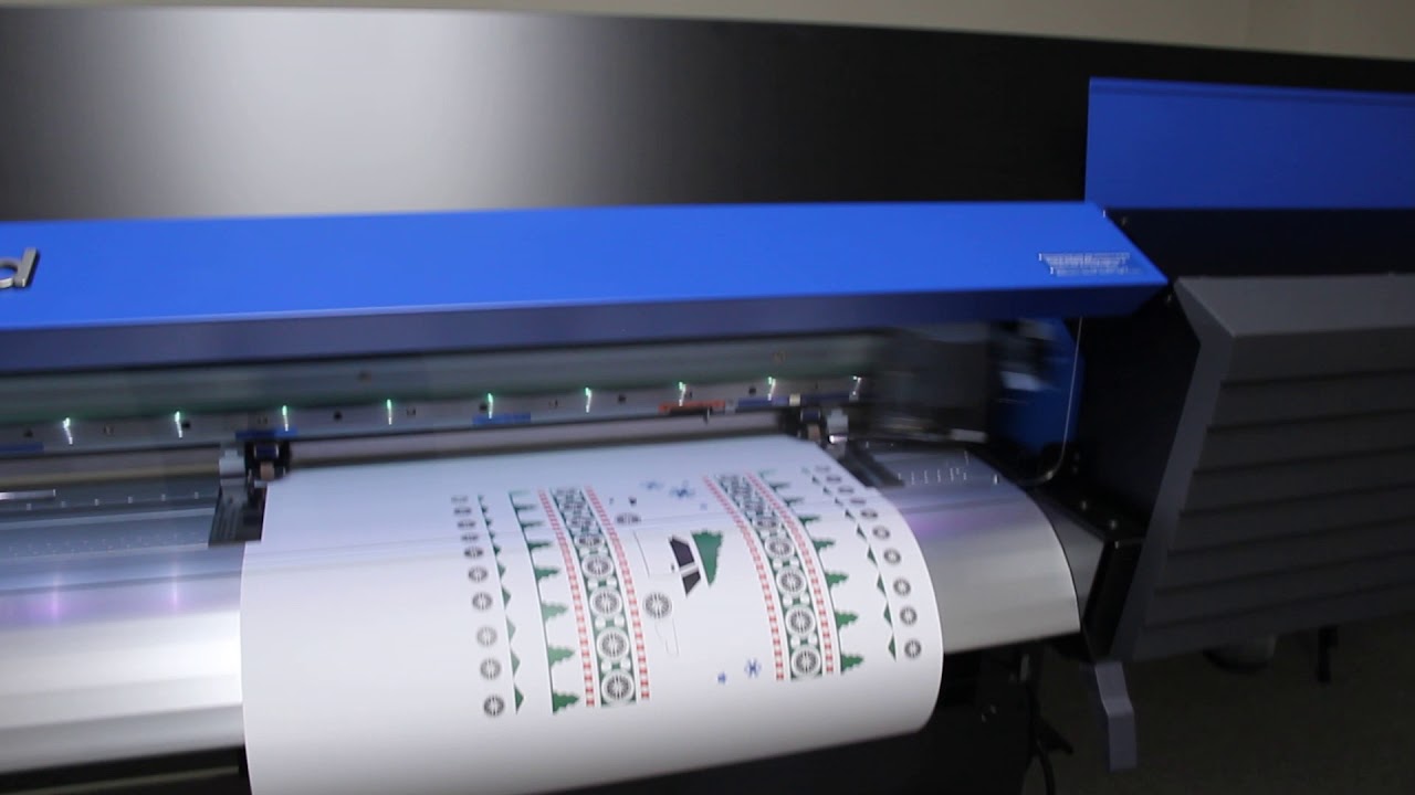 Roland VG-640 Printing on a Heat Transfer Materials for T-shirts - YouTube