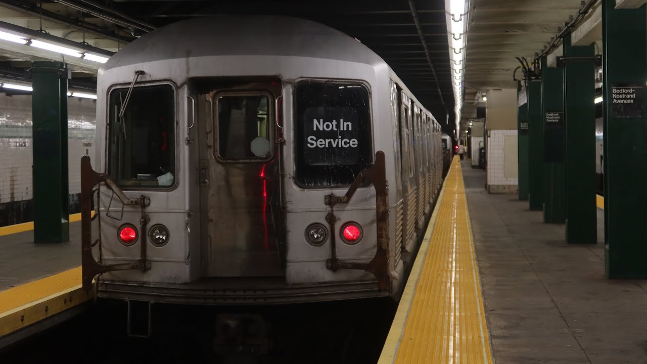 (R42 Refuse Train) MTA Subway G trains at Bedford Nostrand Avs - YouTube