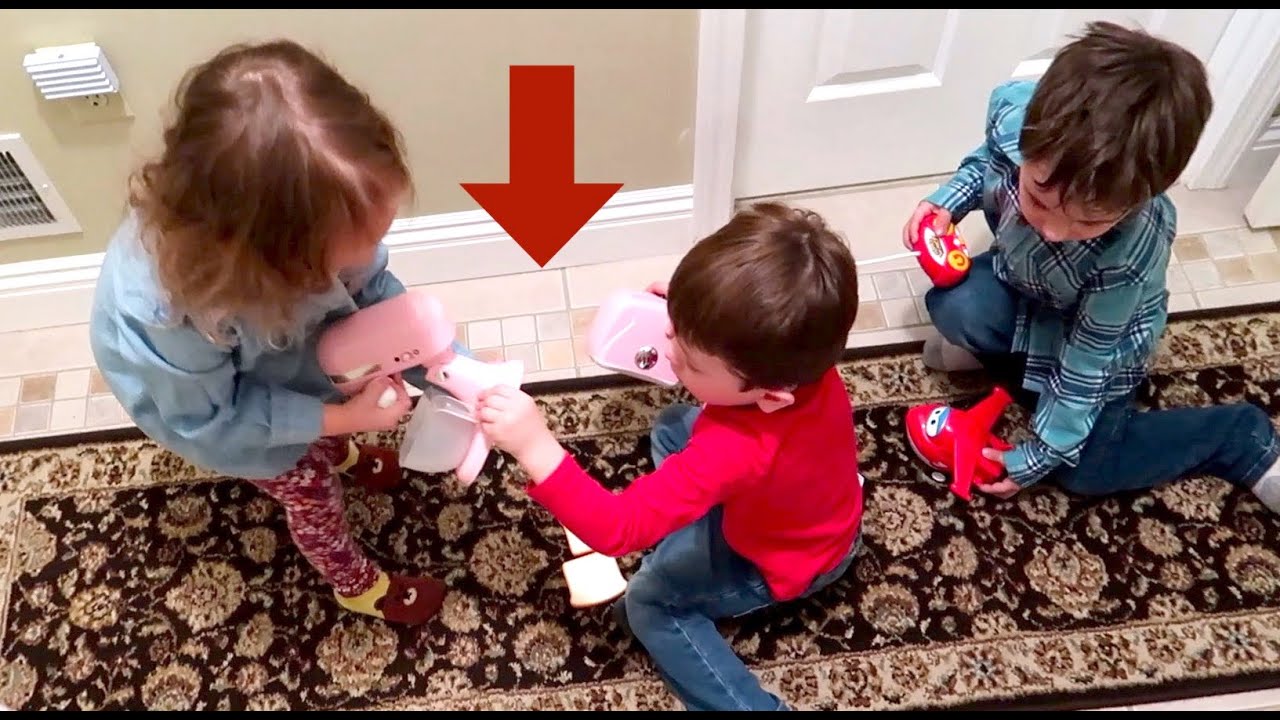 Twins Fight Over Christmas Presents - YouTube