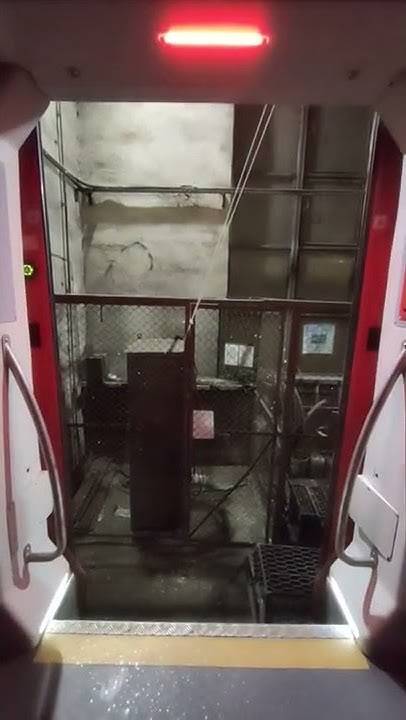 EN57AL-1770 otwieranie i zamykanie drzwi #EN57 #Polregio #EN57AL - YouTube