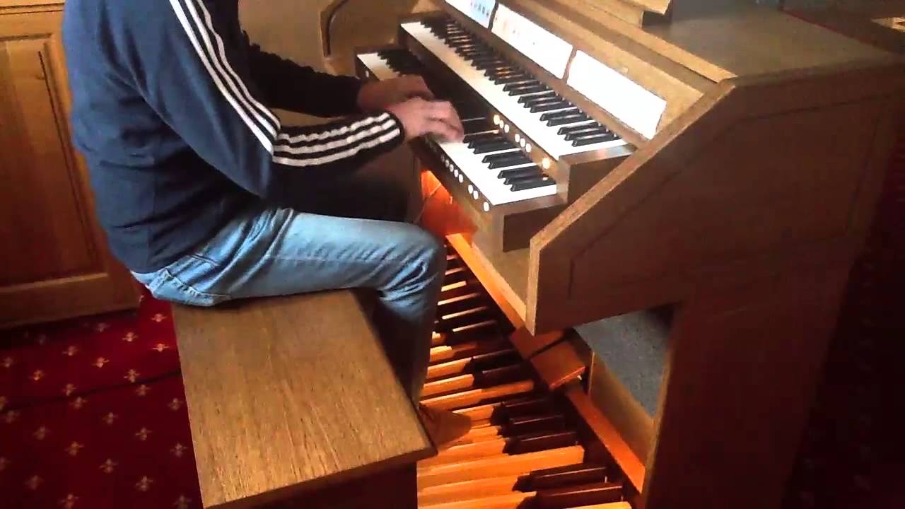 organ graduation piece 1 Te Deum St Joseph's Warrnambool - YouTube