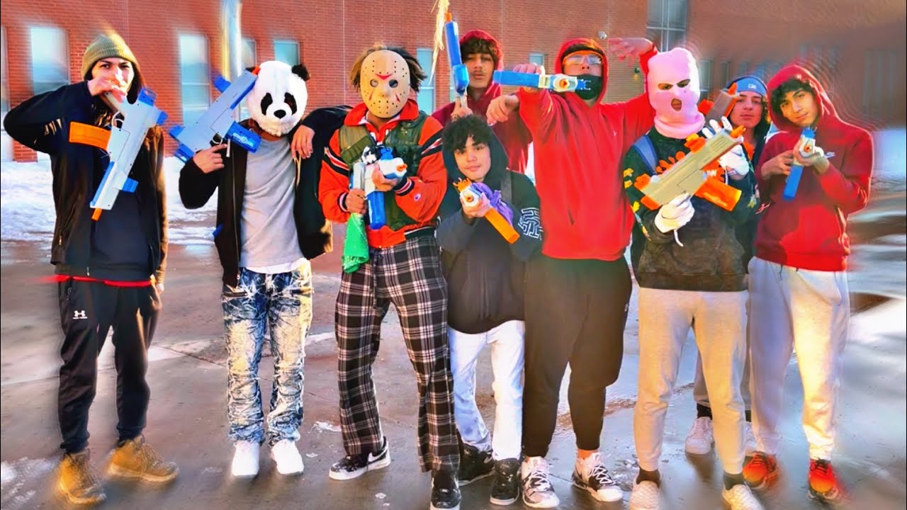 EXTREME SPLAT GUN WARS 🦠🔫 GOT VIOLATED ! - YouTube