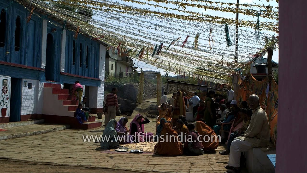 Uttrakhandi women gathered to make 'suwal pathai' during a wedding ...