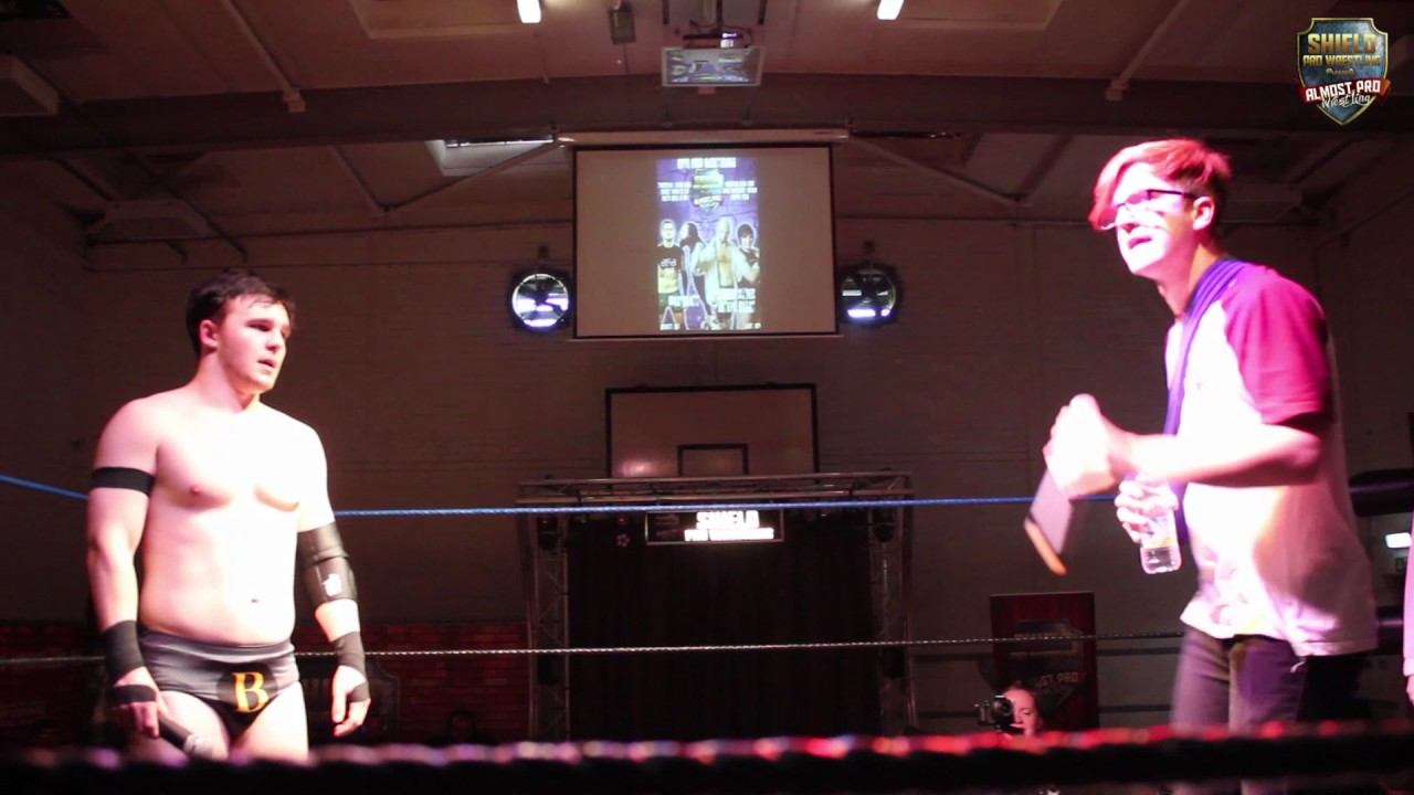 Oliver Barret confronts Joseph Biggs - YouTube