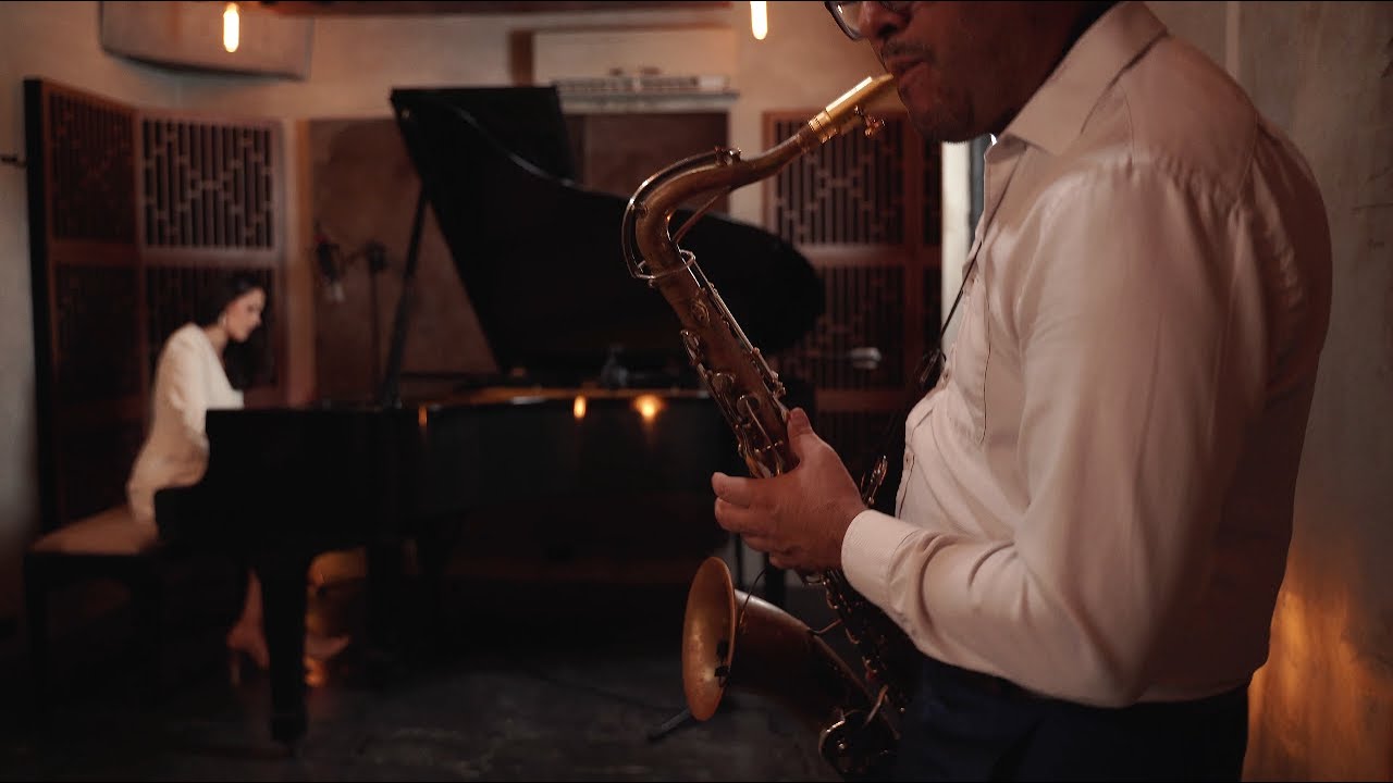 Smells Like Teen Spirit - Nirvana Cover / Aunt & Uncle Live Sessions - YouTube