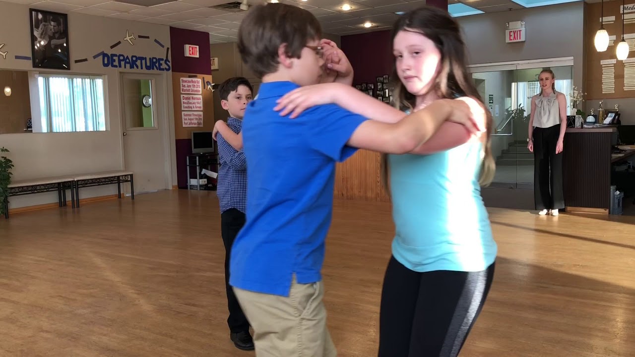 Beautiful kids dance performance - YouTube