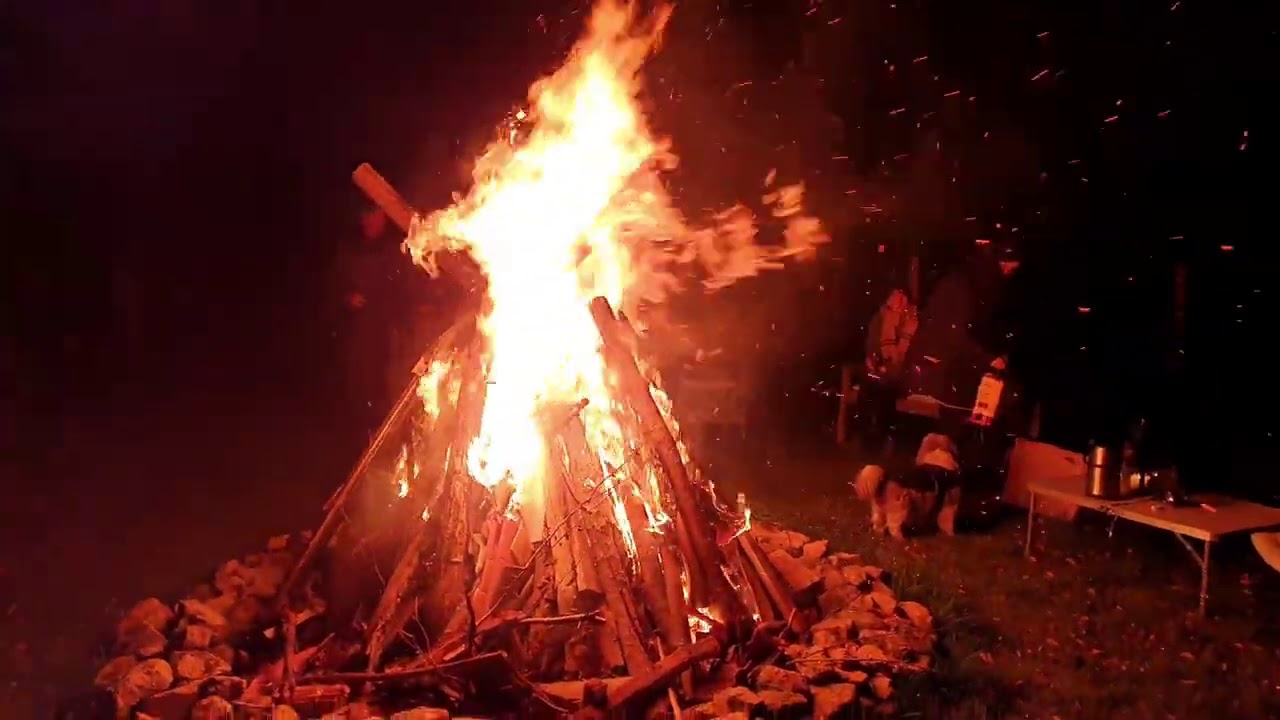 Bom fire Night on la Lande - YouTube