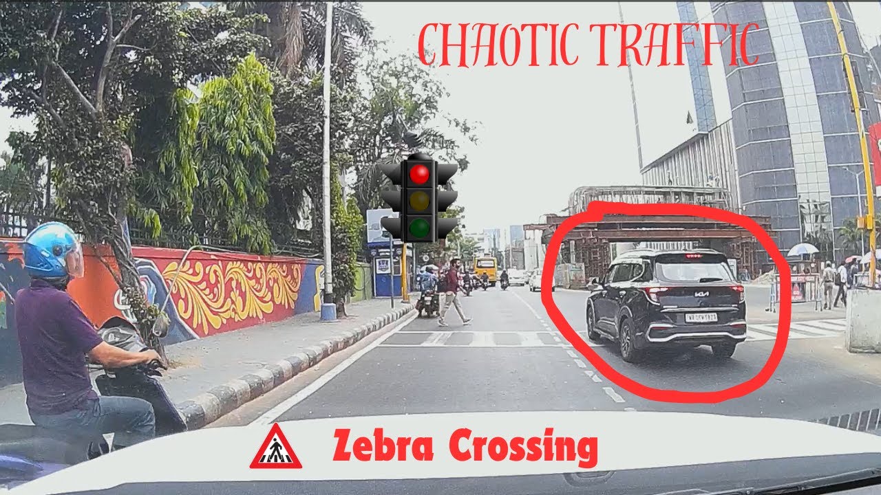Breaking Traffic Signals in #Kolkata: What's the Penalty? - YouTube