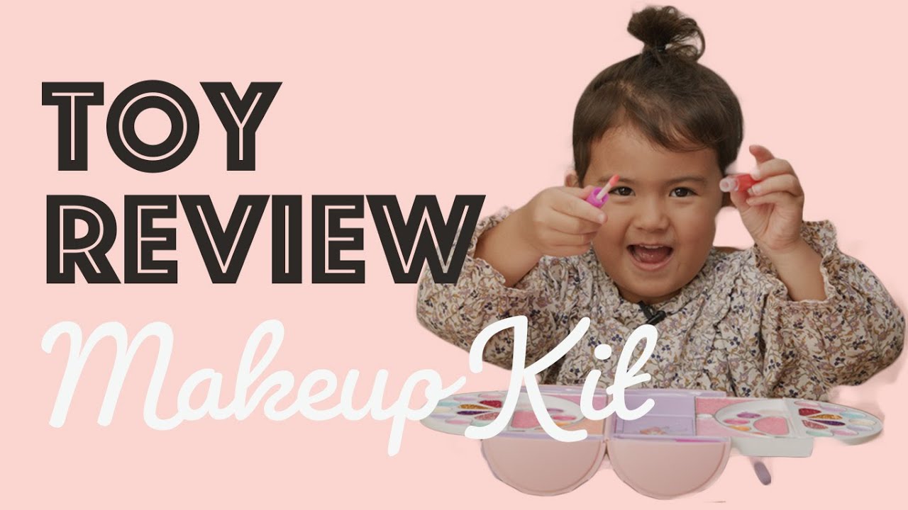 Cleo's makeup kit. What's inside? - YouTube