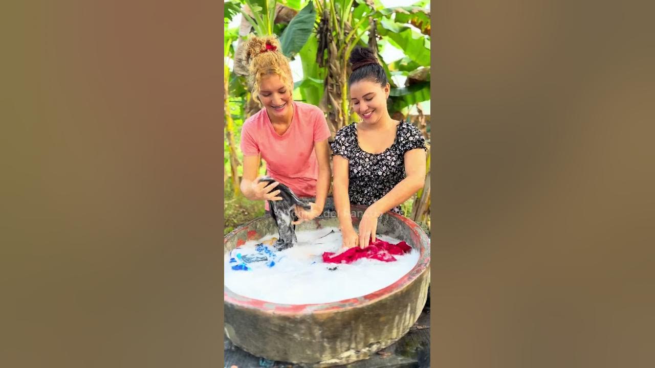 Así lavamos la ropa en el campo. - YouTube