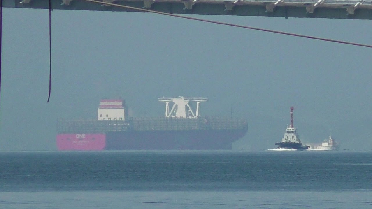 因島から見た全長399mのコンテナ船「ONE INTEGRITY」 令和5年7月26日 - YouTube
