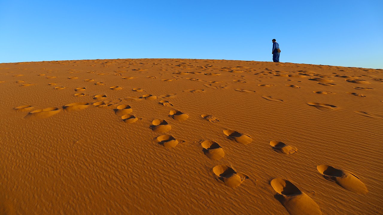 The morning sun rises The Sahara - YouTube
