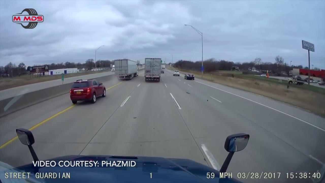 Car Driver Cuts Off Semi And Causes Huge Wreck - YouTube