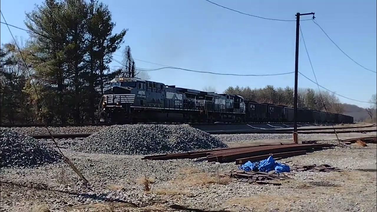 NS 4076 Leads a Coal Train through Whitethorne - YouTube