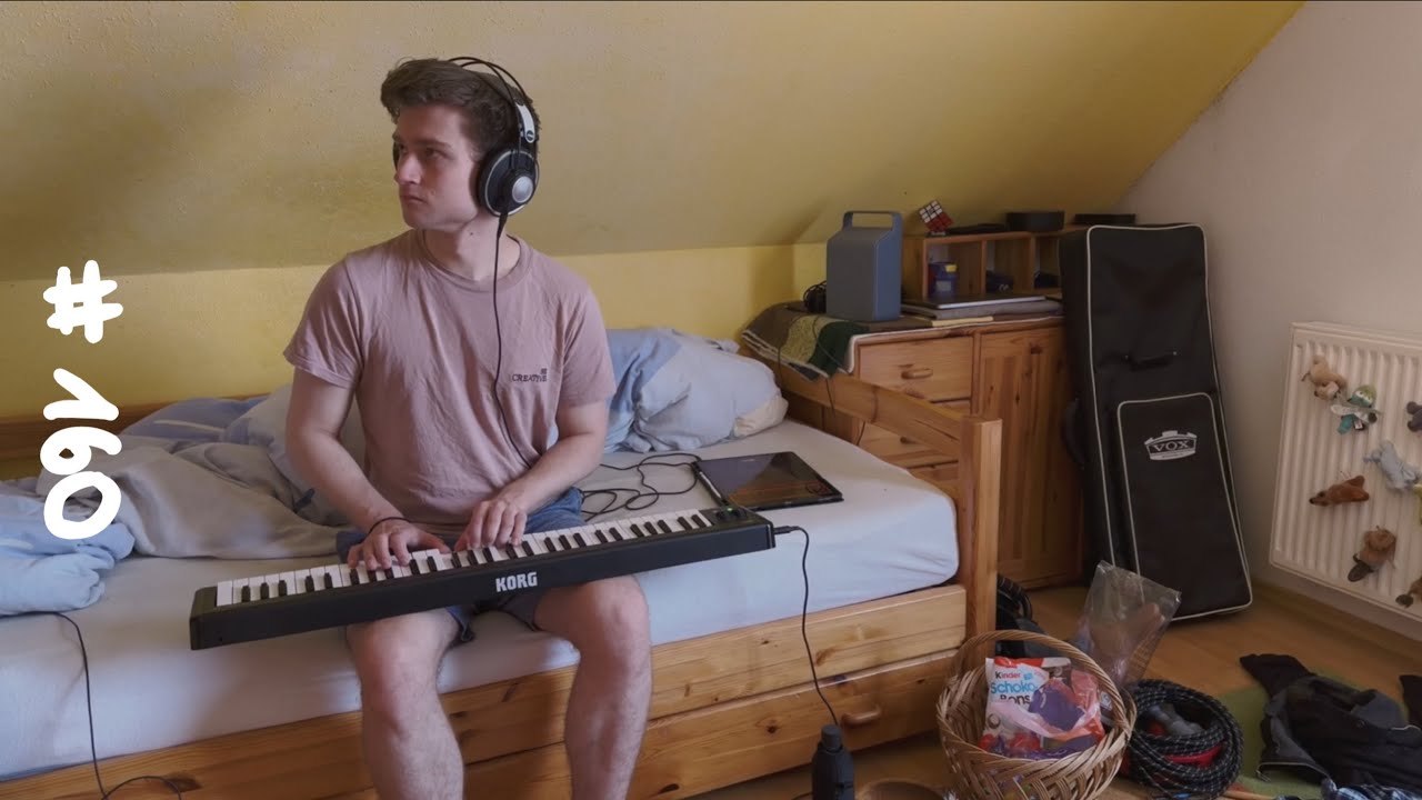 "Concerto For Small Keyboard" | piano improvisation - YouTube