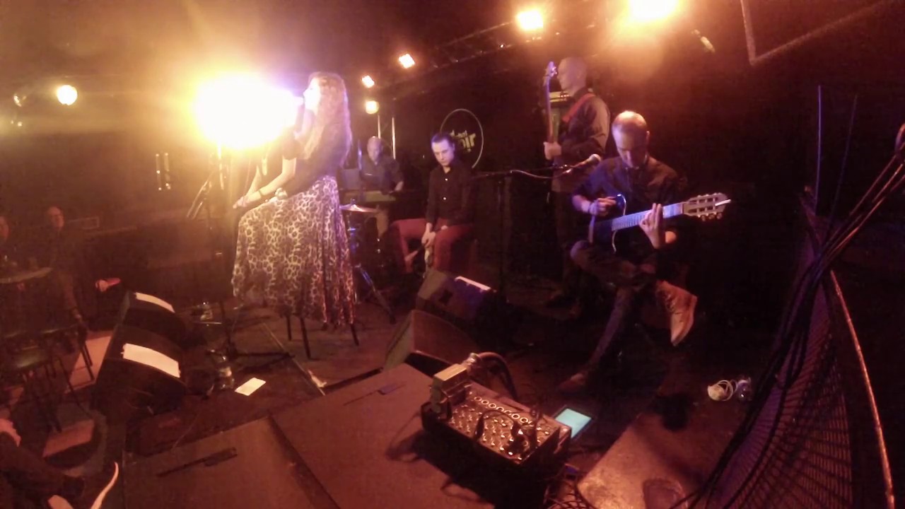 SHEINE ITE - Morenika (Live at Club Chat Noir, Geneva, 2017) - YouTube