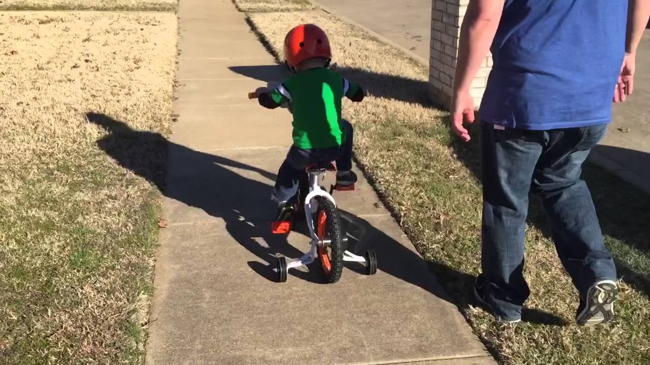 Tripp Turner - I can ride a bike! - YouTube
