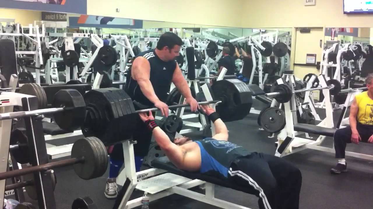 MARK MATTHEWS BENCH - 530lbs RAW weighing 200lbs - YouTube