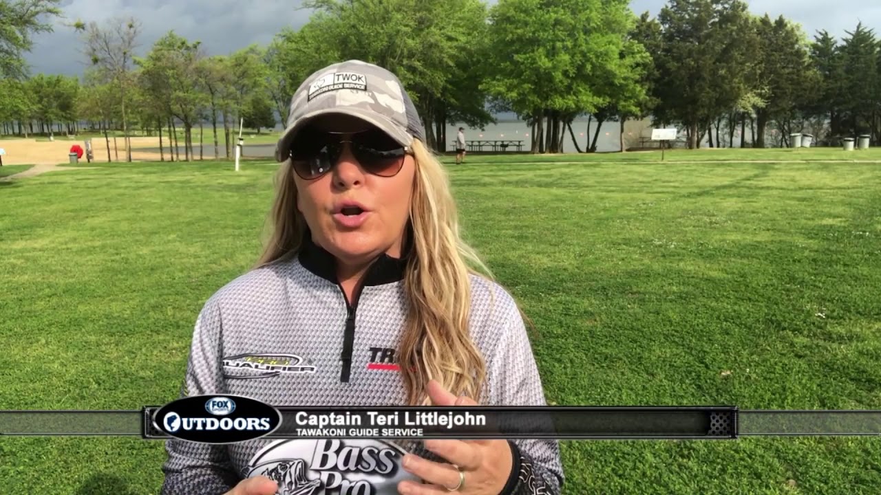 FOX Sports Outdoors Teri Littlejohn Balloon vs Bobber Striper Fishing ...