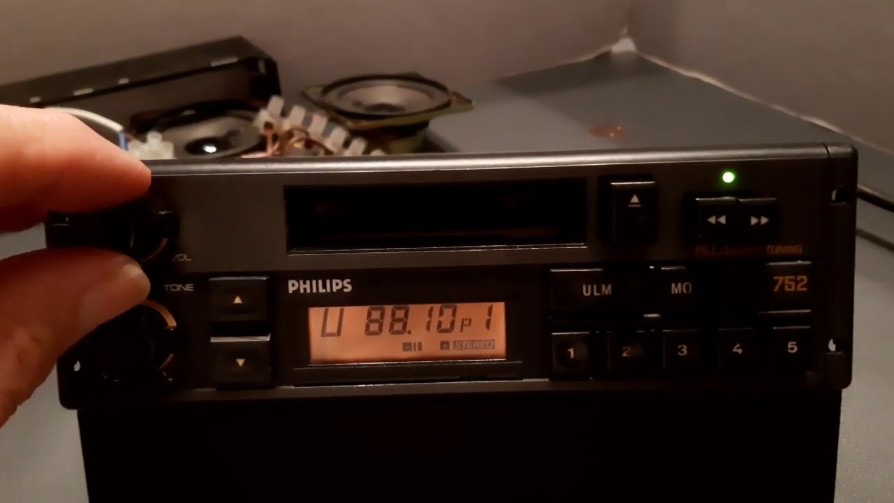 PHILIPS 752 CAV 2 EBID - YouTube