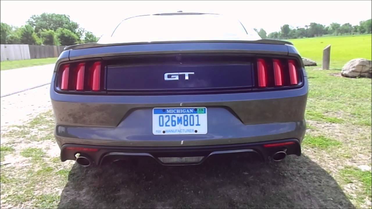 2015 Ford Mustang GT Revving - YouTube