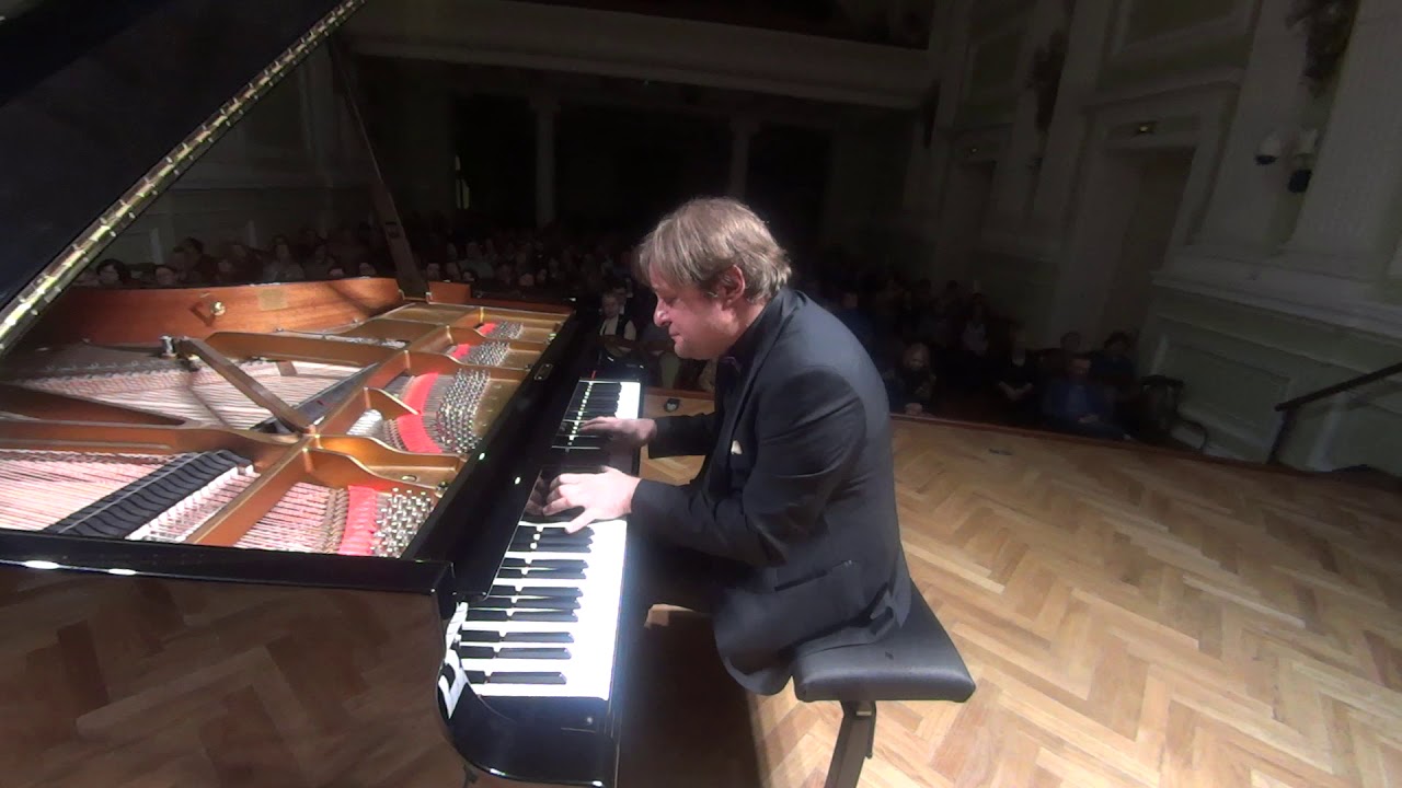 Peter Laul plays Schubert Wanderer-Fantasie D760 - YouTube