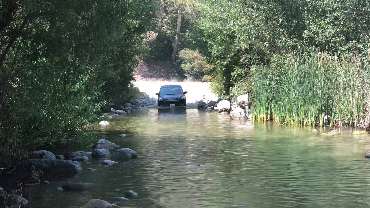 Ford Escape Off-road Azusa Canyon - YouTube