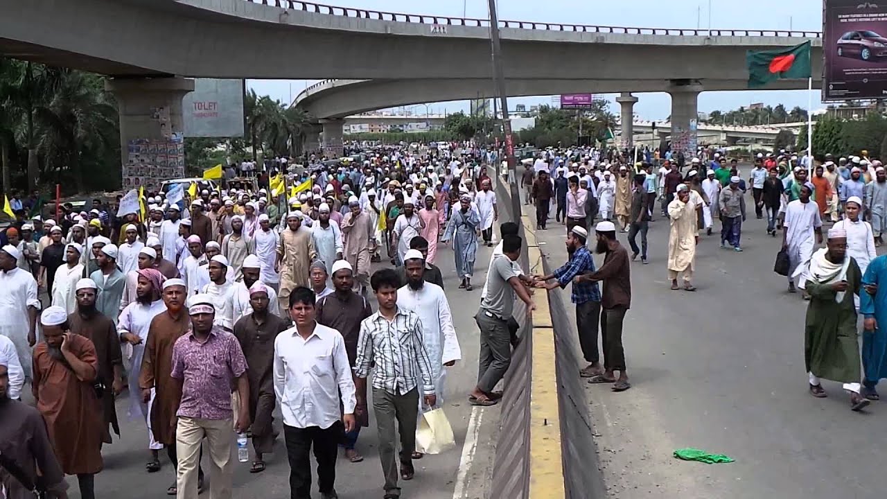 RAW FOOTAGE - Muslims March in Dhaka, Bangladesh - YouTube