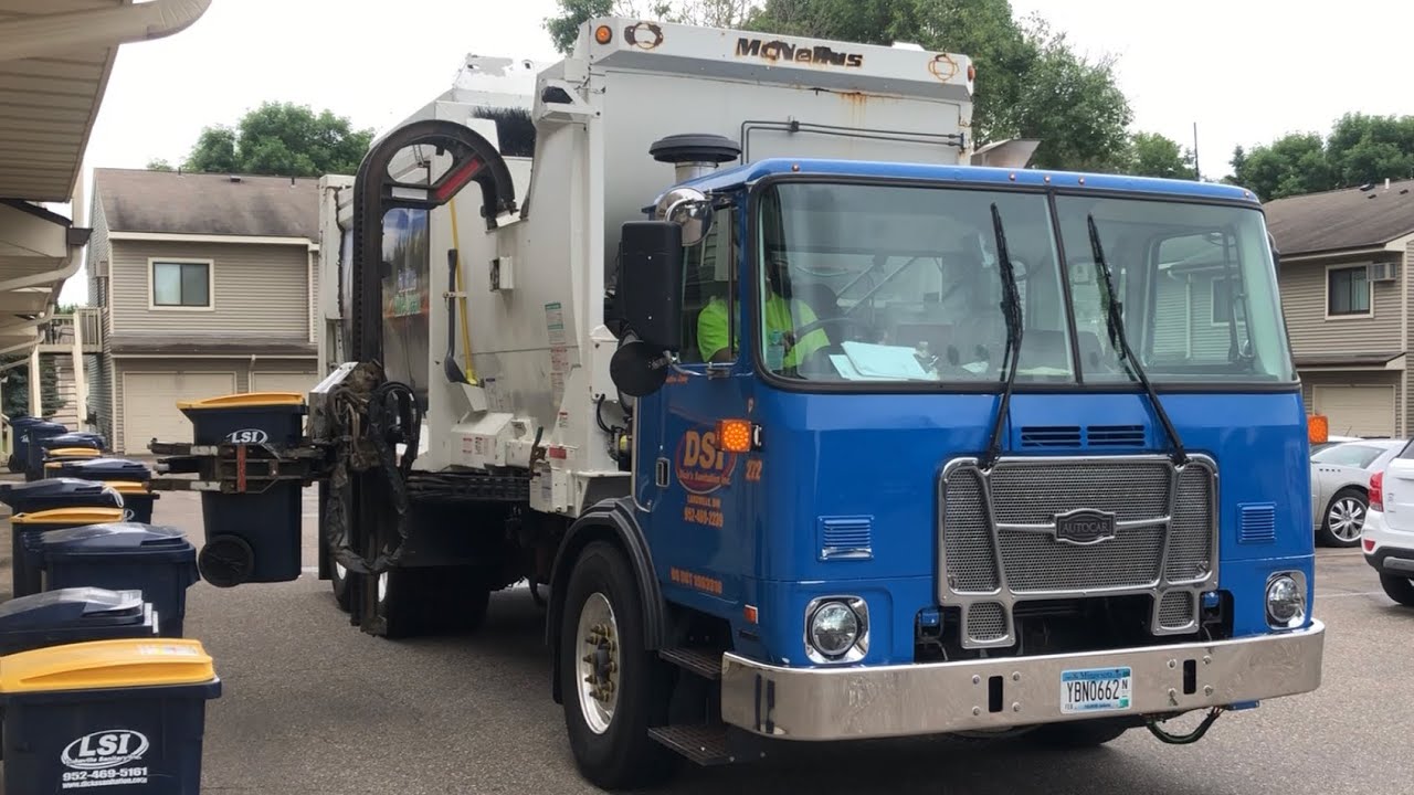 DSI Autocar ACX McNeilus ZR Garbage Truck on Cart Lines - YouTube