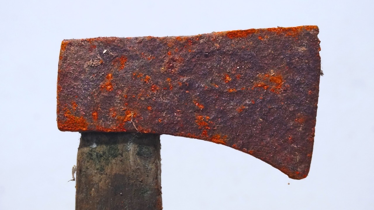 From Rusty to SHARP in 24 Hours My Axe Restoration Challenge - YouTube