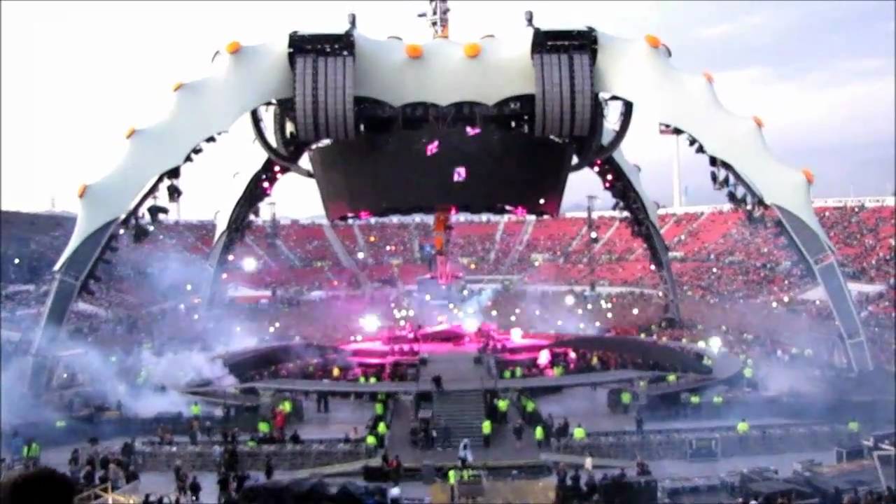 Muse - Walk Out- Santiago - YouTube