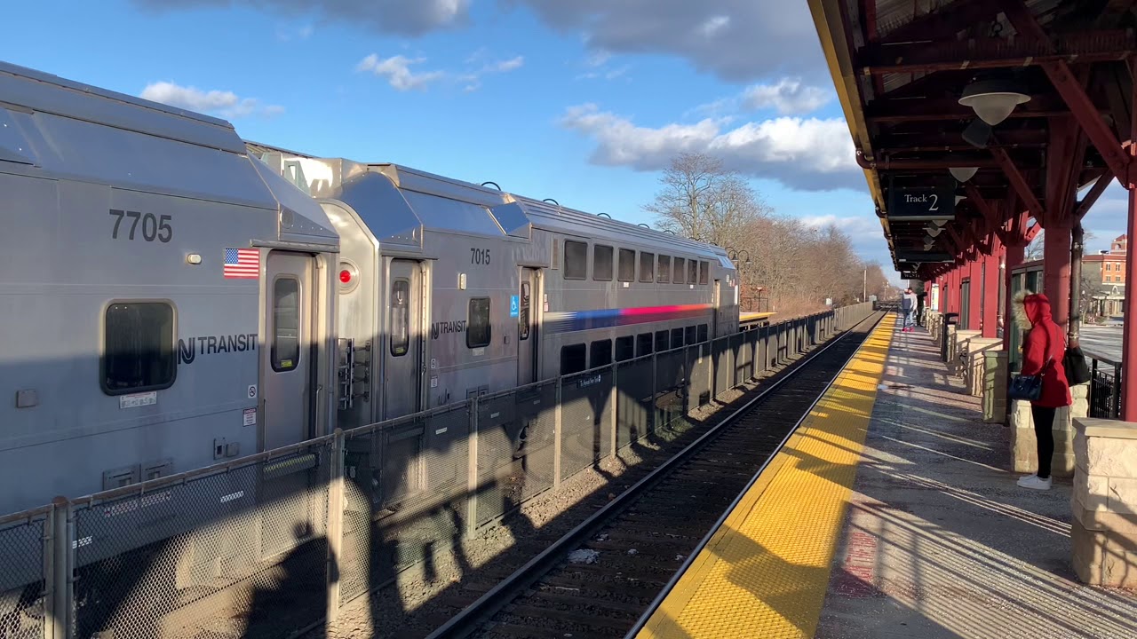 High Bridge bound Multilevel train at Westfield, NJ 1/20/21 - YouTube