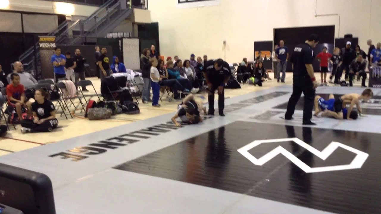 Fabian Lopez - Uflacker Academy @ New Breed NoGi '14 - YouTube