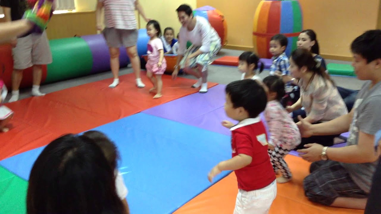 Gymboree Pinklao - Play and Learn (Level 5): Gymbo Dance_01122013 - YouTube